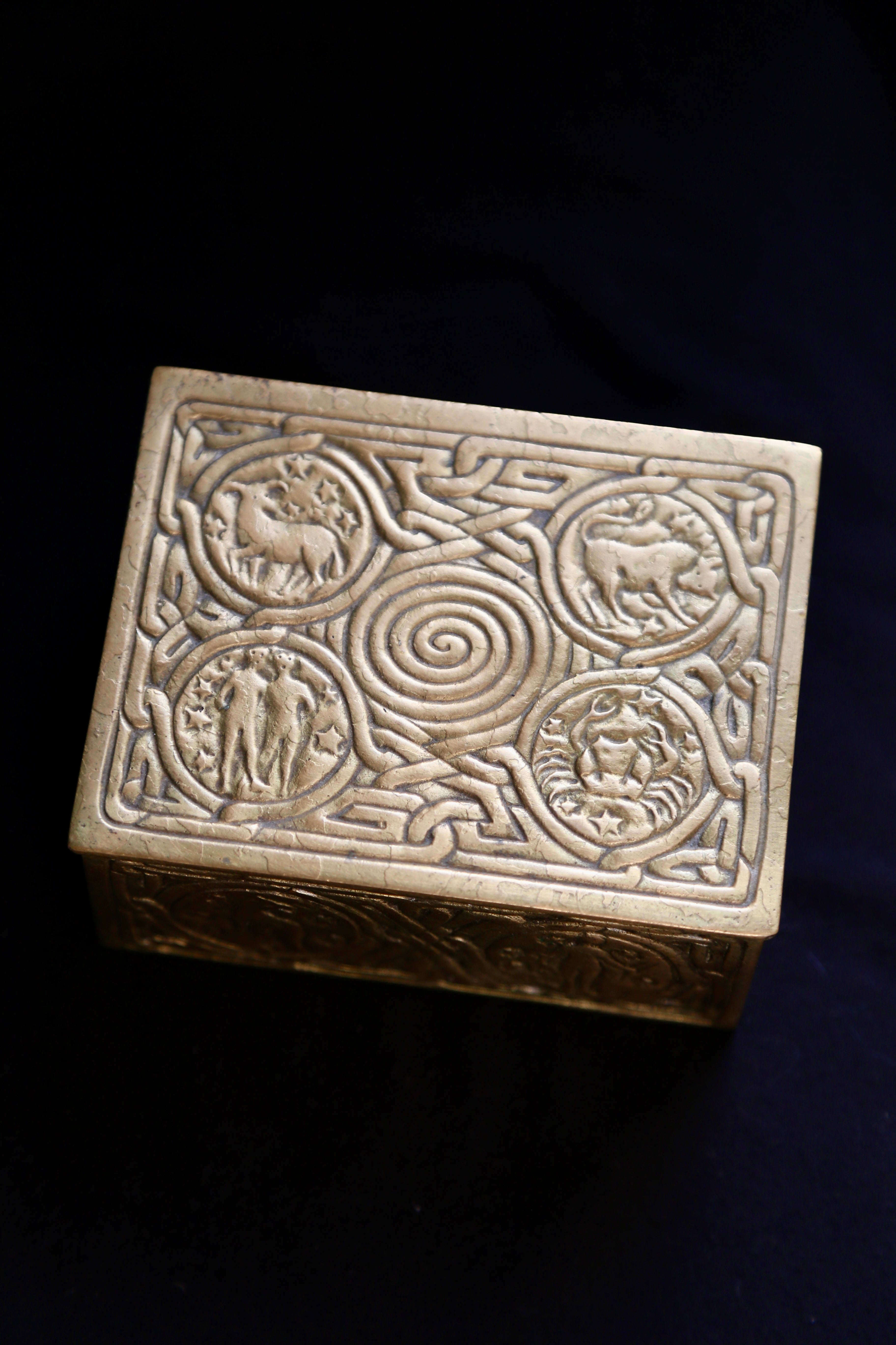 Tiffany zodiac box 60 photos - Youhoroscope.com